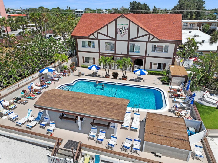 Palm Crest Resort Motel - Saint Pete Beach, FL
