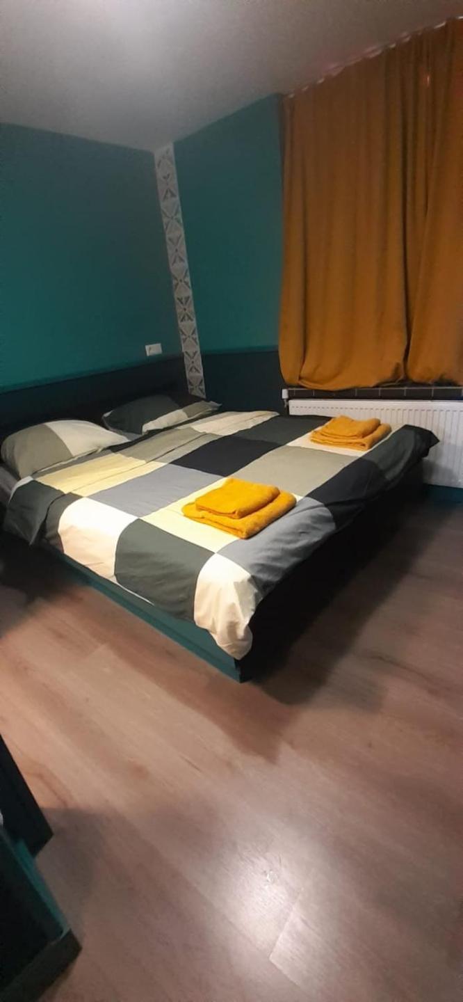 Joni, Not For Parties, Not A Hotel, Room With No Kitchen - Aalsmeer