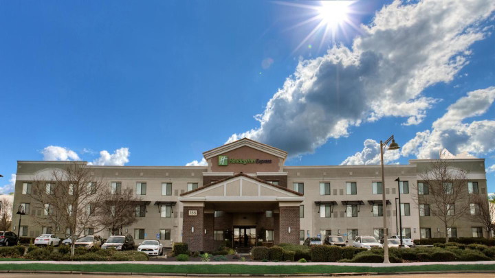 Holiday Inn Express Hotel & Suites Lincoln-roseville Area By Ihg - Roseville, CA