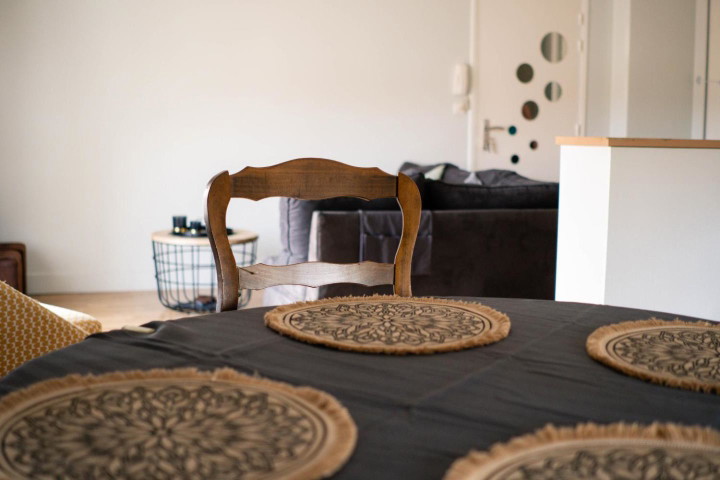 Appartement Calme Et Spacieux Avec Terrasse à Issoire - Issoire