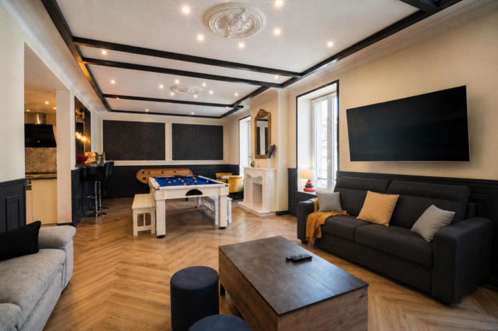 Méga Billard Baby Foot Option Escape Game 5min De La Gare - Francia