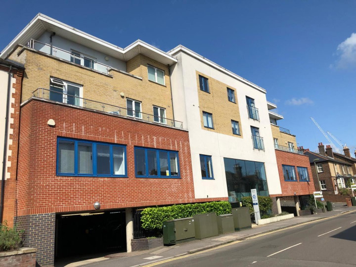 Blue Sky Apartments@ Abbots Yard, Guildford - Godalming