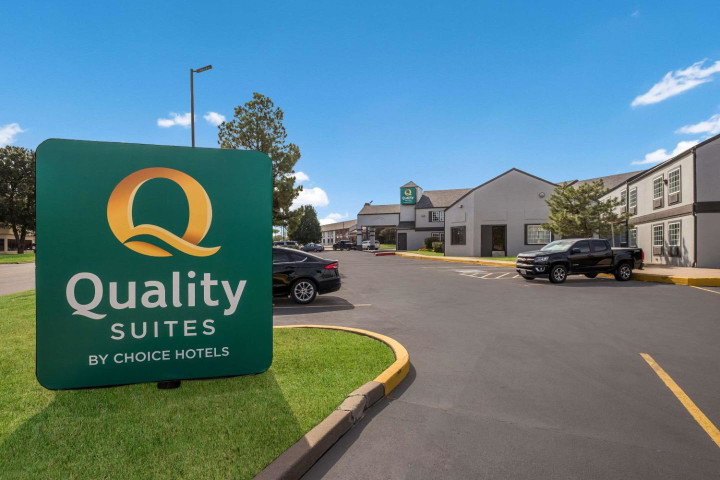Quality Suites Tulsa I-44 - Tulsa, OK