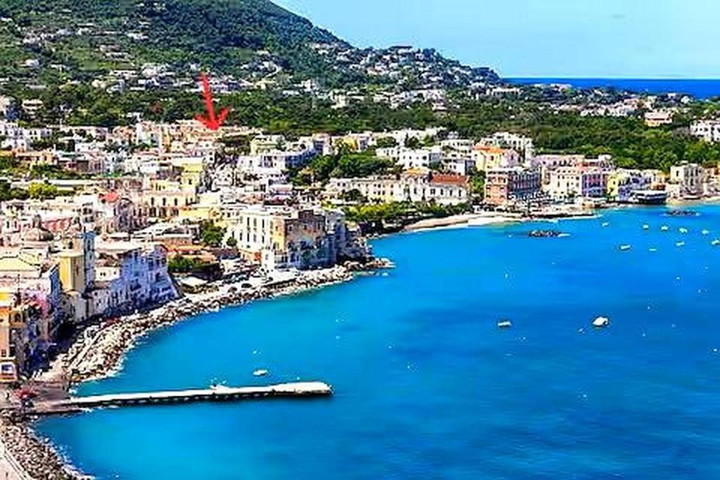 Casa Di Claudio, Appartamento Spazioso Con 3 Camere E Terrazza Panoramica Nel Centro Di Ischia - Procida