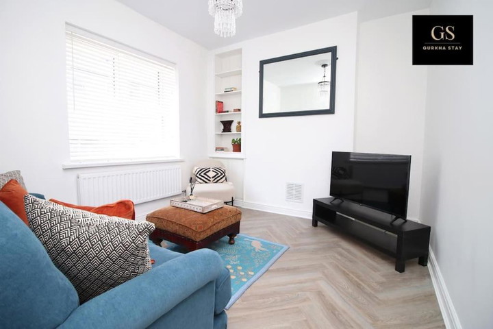 Perfect Four Bed House For Groups,contractors,relocations By Gurkha Stay In Cardiff With Free Wifi - Cardiff