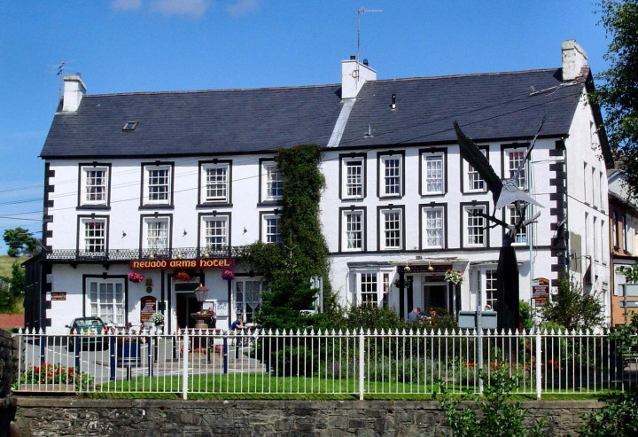 Neuadd Arms Hotel - Wales