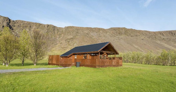 Cozy Cabin Near Golden Circle - Private Hot Tub - Iceland