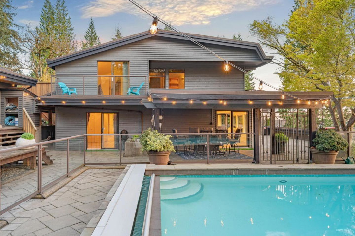 Cypress: Private Bedroom/bathroom/office, With Shared Pool, Hot Tub - Vancouver