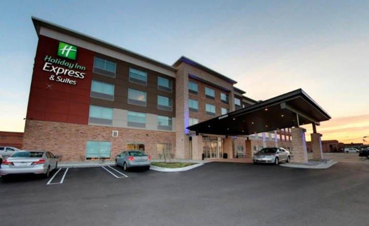 Holiday Inn Express & Suites - Detroit North - Roseville By Ihg - Warren, MI
