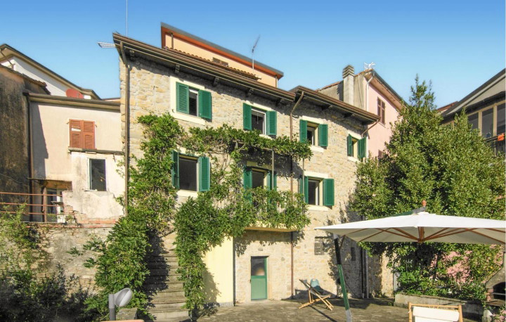 Incantevole Casa Con 2 Camere Da Letto A Carnea - Portovenere