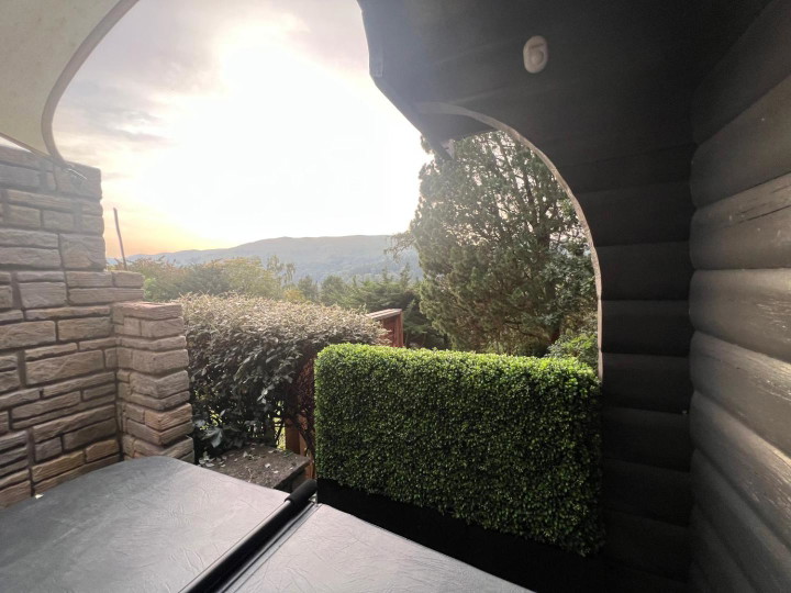 Larches Lodge Norwegian Log Cabin, Wood Stove & Spa - Church Stretton