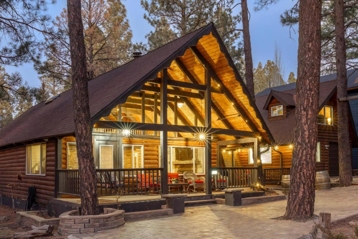 Rustic Log Cabin In Munds Park - Munds Park, AZ