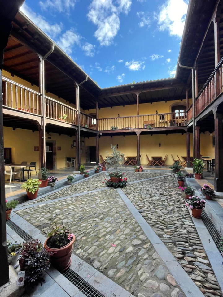 Hotel Castillo Valdés Salas - Salas