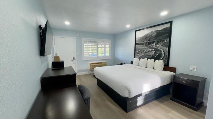 Pelican Inn - Pacific Grove, CA