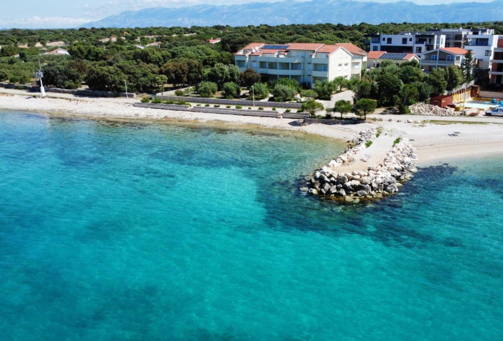 Lili Rose Mandre - Sea View & Beach 70m, Family Apartments - Alpes