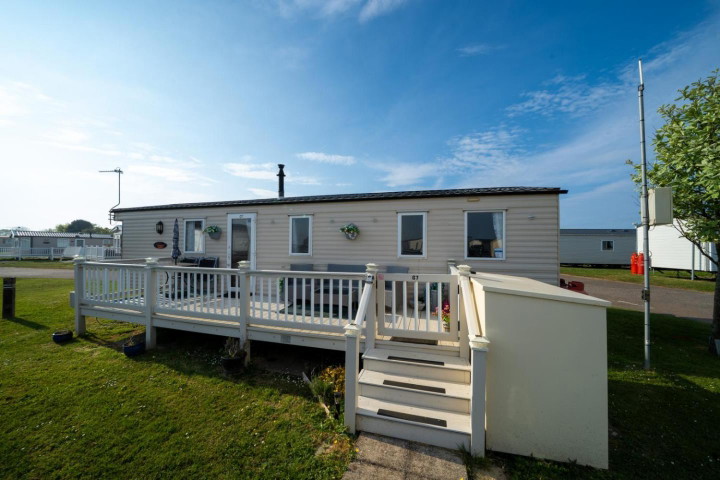 Grouse: Coastal Caravan Near Scratby Beach - Hemsby