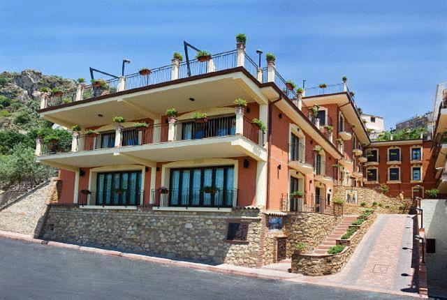 Agostiniana Hotel - Sant'Alessio Siculo