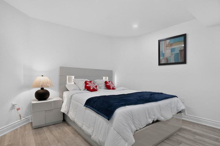 Luxury 2br Basement Near Wonderland Vaughan, Wi-fi - Richmond Hill