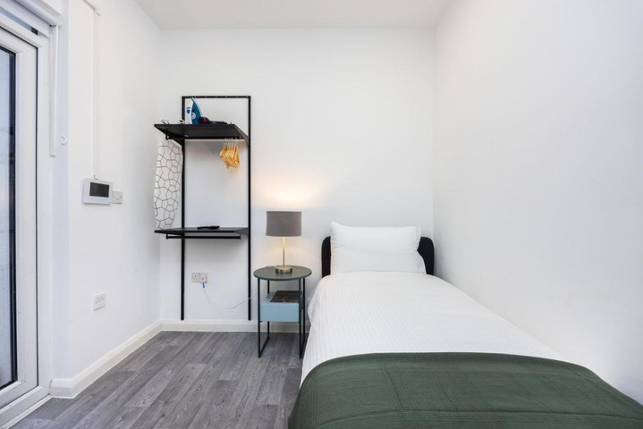 Earl's Court Residence - Brentford