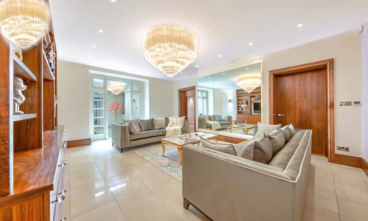 250 Sqm Mega Mansion - Surbiton