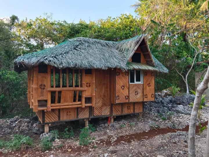 Kubo With Aircon - Guiuan