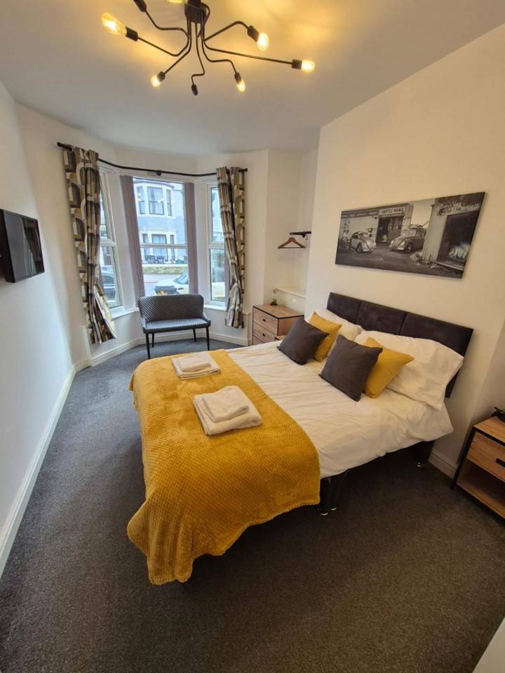 Lovely Refurbished Apartments, Morecambe Promenade - Carnforth