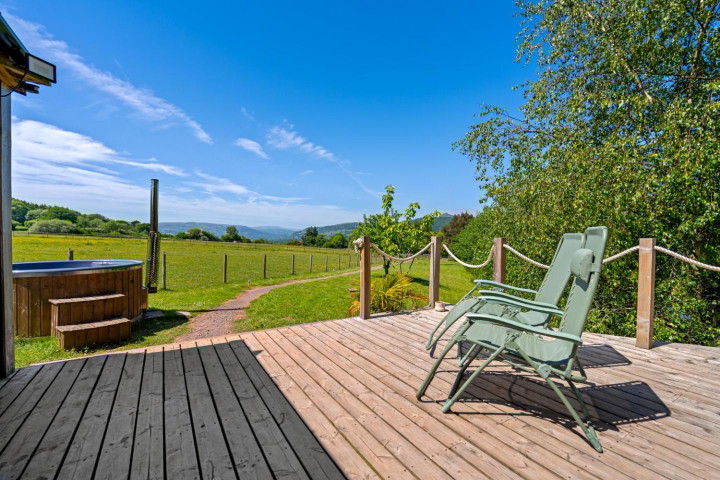 The Lily Pod At Nest And Loaf - Abergavenny