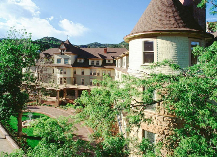Cliff House At Pikes Peak - Colorado Springs, CO