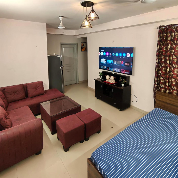 2bhk 65tv,fullyac,family,unmarried Couple,wfo Friendly Peacefull Place - Noida
