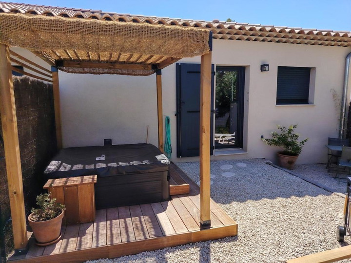 Vrai Moment De Détente En Provence, Avec Jacuzzi - Cadenet