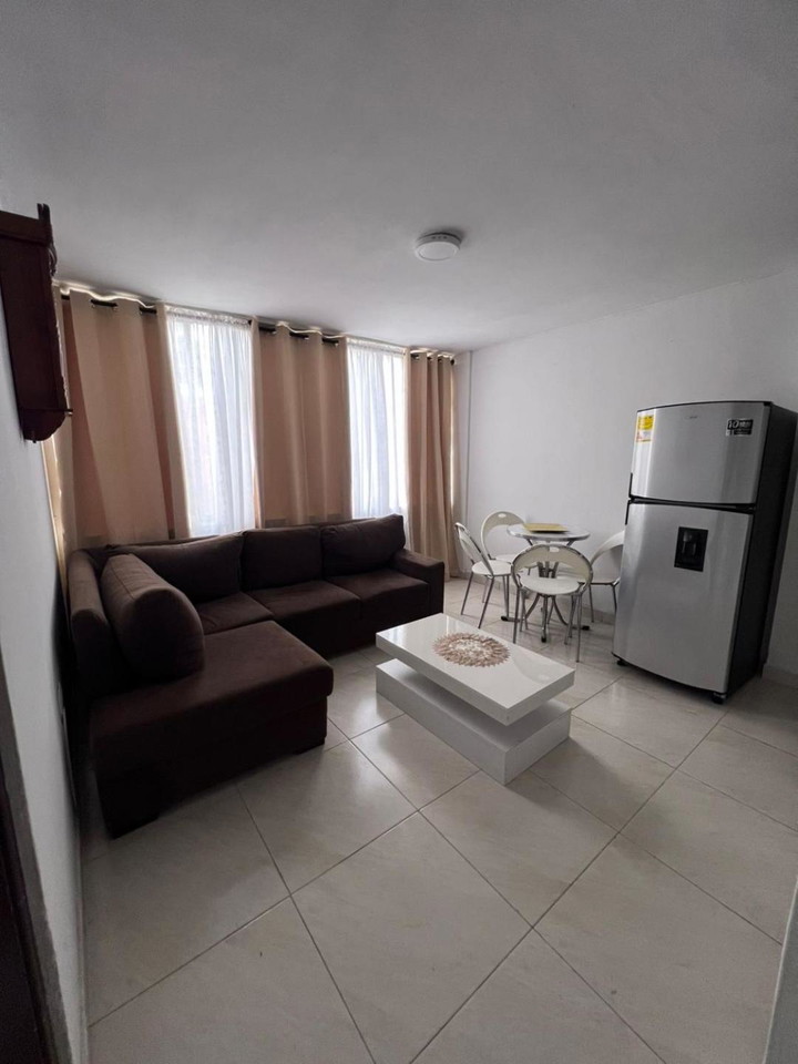 Apartamento De 2 Habitaciones, San Antonio - Versalles