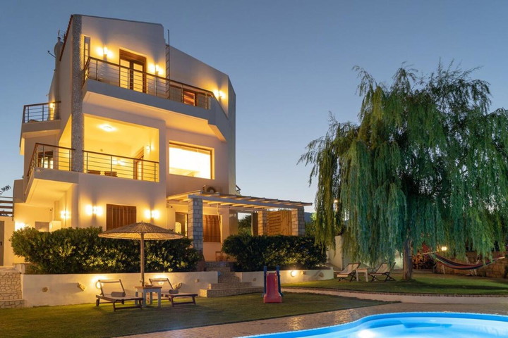 Dolce Evita - Greece