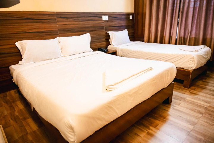 Hotel Pokhara Lake Sarowar - Pokhara