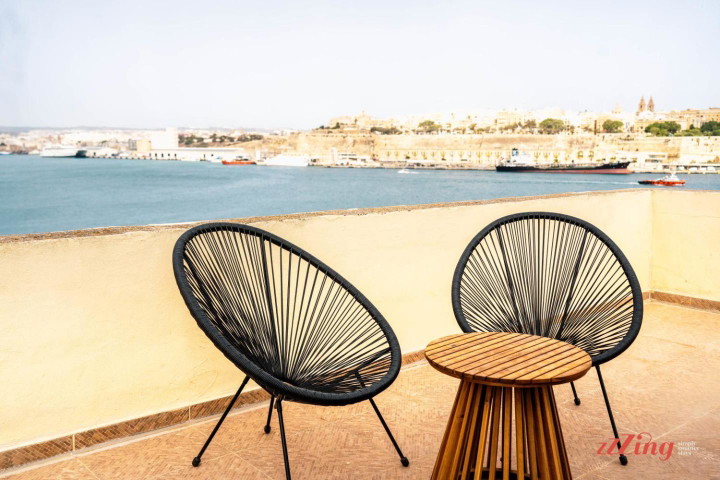 Historic 2br Home In Isla With Rooftop Views - Valletta