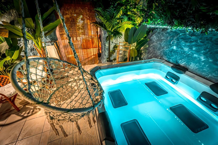Jungle Caverne- Spa Privé, Logement Atypique - Albertville