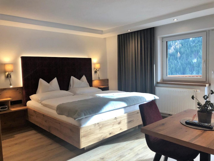 Hotel Garni Central - Zimmer - Studios - Apartments - Kappl