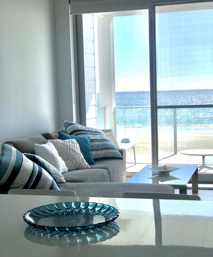 Luxury Beachfront Apartment - Adelaide