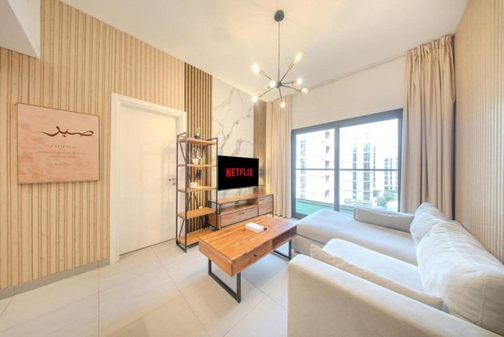 Private 1-bedroom With Living Room Apartment - Balcony - Sharjah