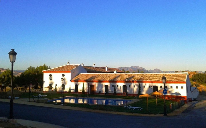 Complejo Pueblo Blanco - Setenil de las Bodegas
