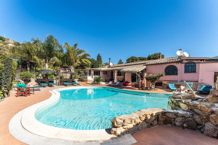 Guest House Villa Verde - Short Term Room Rentals - Sardinia