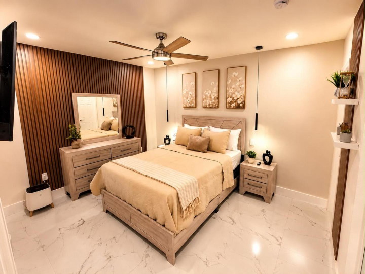 Tampa Luxe States - Tampa, FL