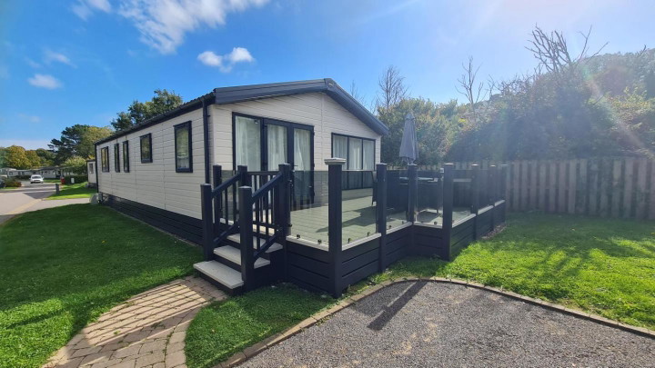 Stunning Luxury Double Width 3 Bedroom Lodge With Hot Tub At Hoburne Devon Bay - Totnes
