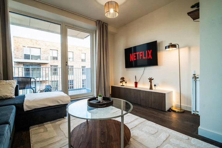 1 Br Penthouse With Skyline Views & Direct To Central - Londen