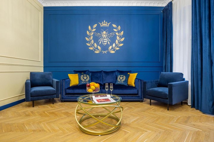 Queen Bee - Kyiv