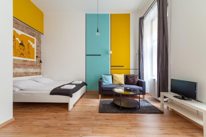 Tatra 4 Studios - Budapest