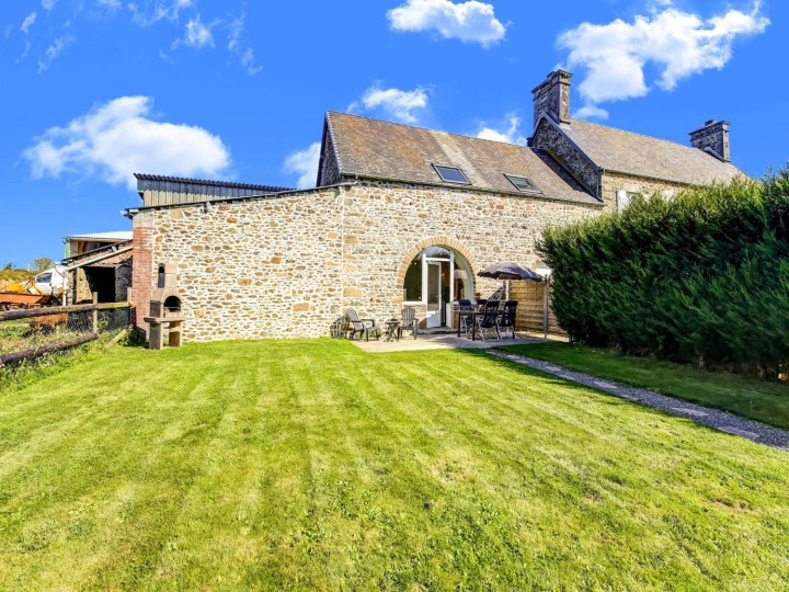 Welcoming Holiday Home In Brainville With Fenced Garden - Coutances