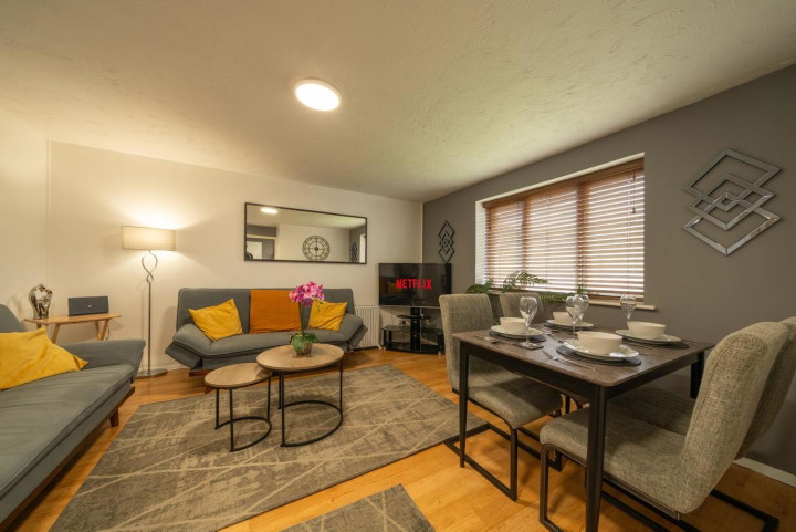 Modern 2 Bedroom Apartment - Hertfordshire