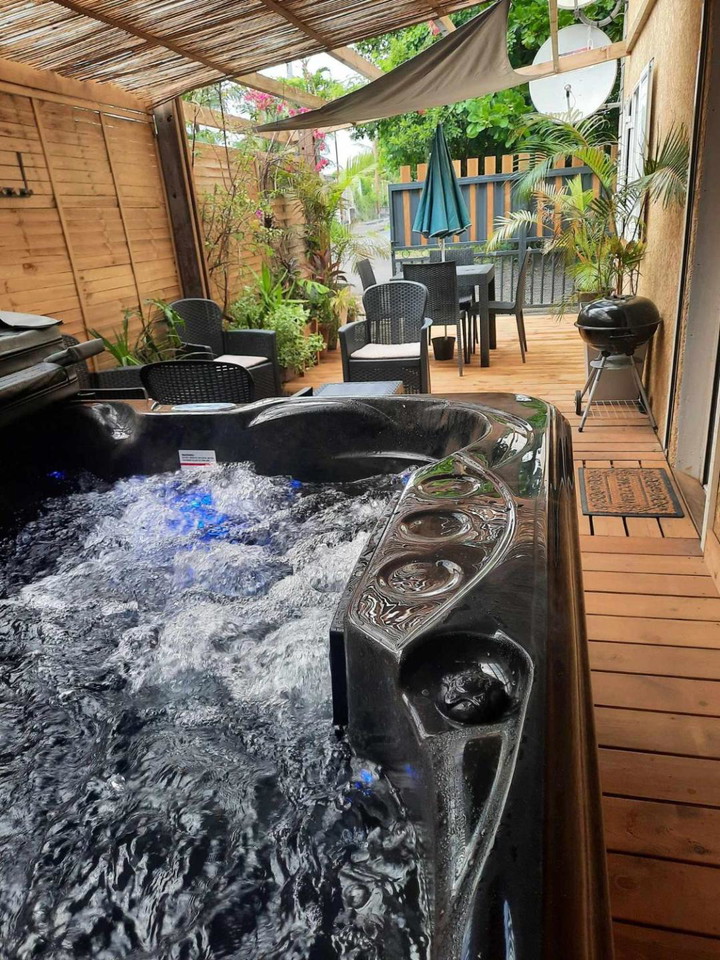 La Caz Anaïs Avec Jacuzzi - La Réunion