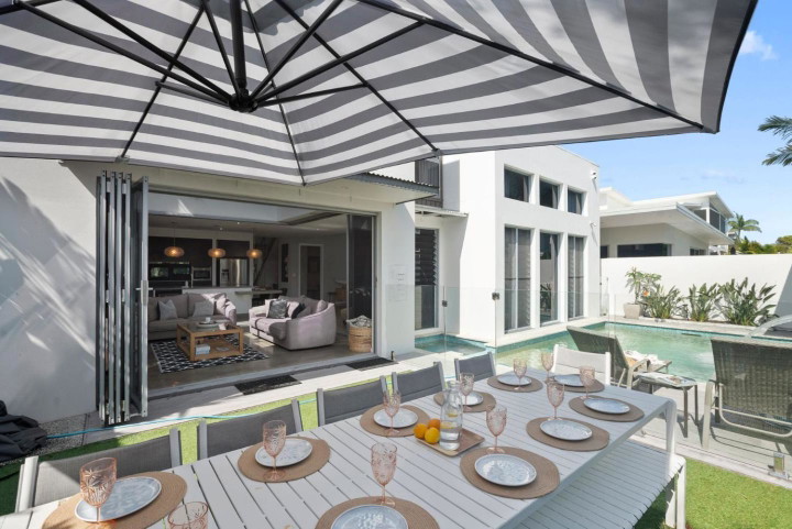 Frangipani Beach House - Gold Coast