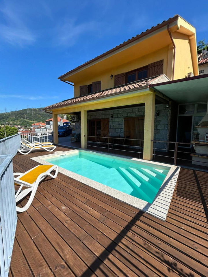 Casa Amarela Da Caniçada - Braga